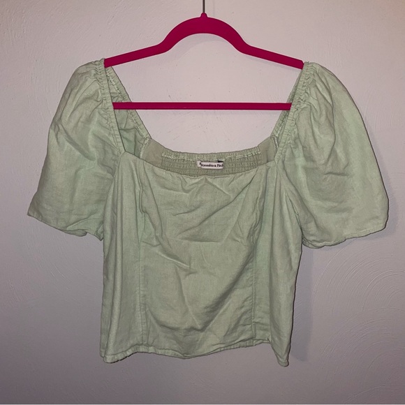 Abercrombie & Fitch | Tops | Euc Abercrombie Puff Sleeve Square Neck Top | Poshmark